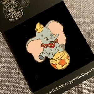 Disney | Other | Disney Pin Trading Around The World Dumbo Pin New ...